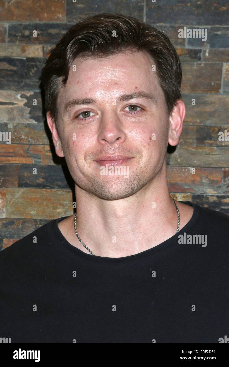 LOS ANGELES - JUL 29: Chad Duell at the General Hospital Fan Club ...