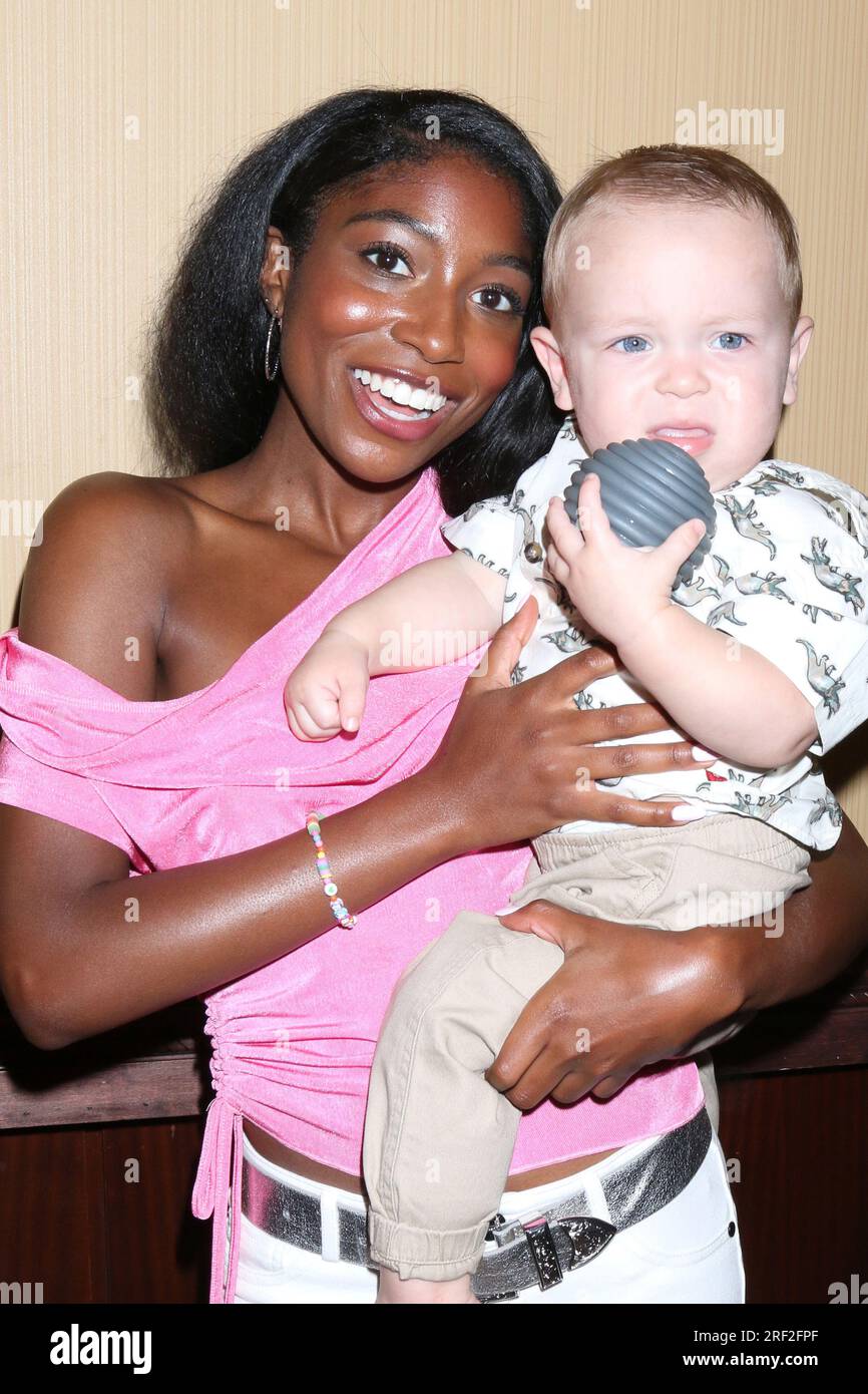 LOS ANGELES - JUL 28: Tabyana Ali, Jay Clay at the General Hospital Fan ...