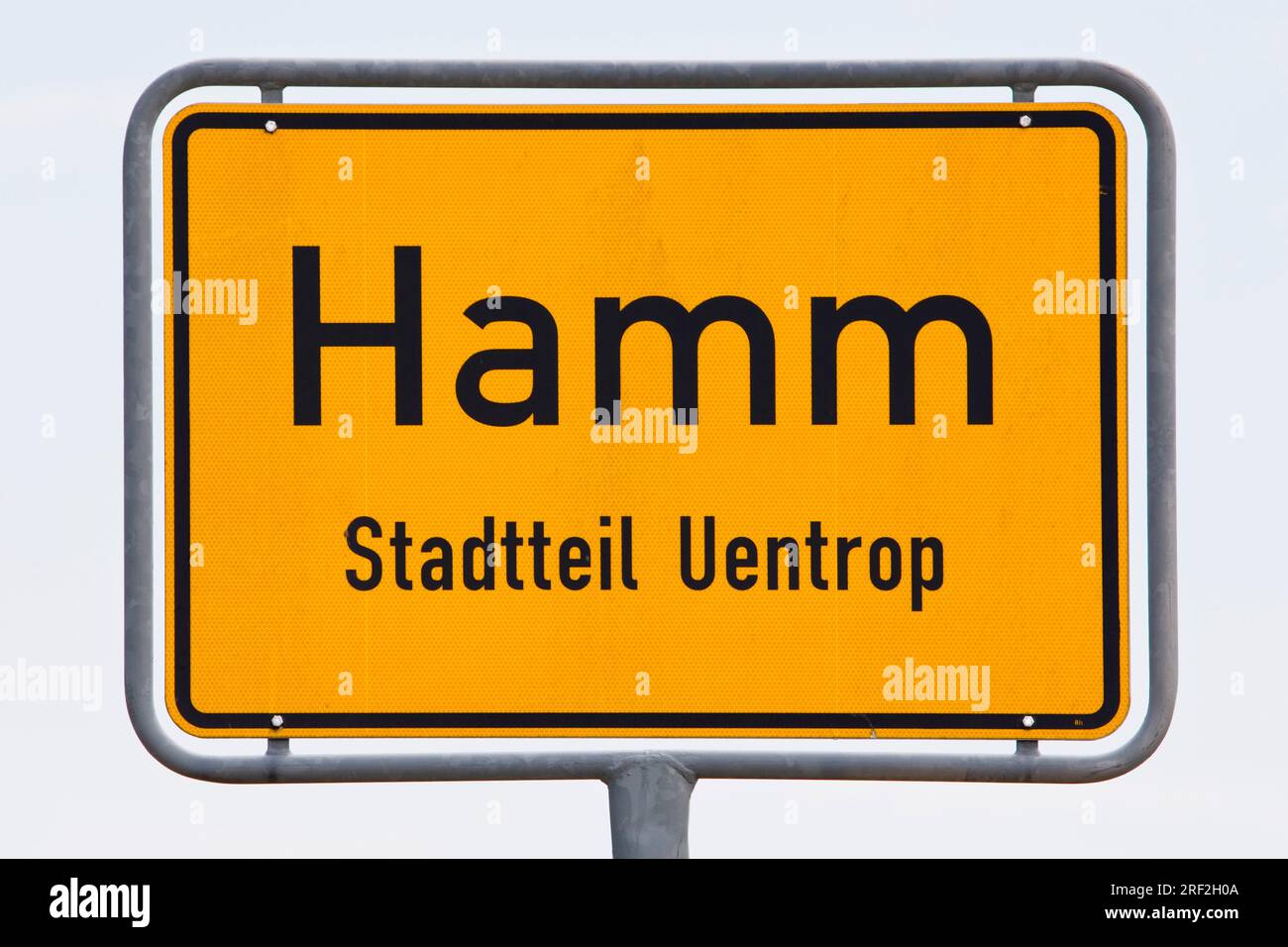 city limit sign of Hamm-Uentrop, front view, Germany, North Rhine ...
