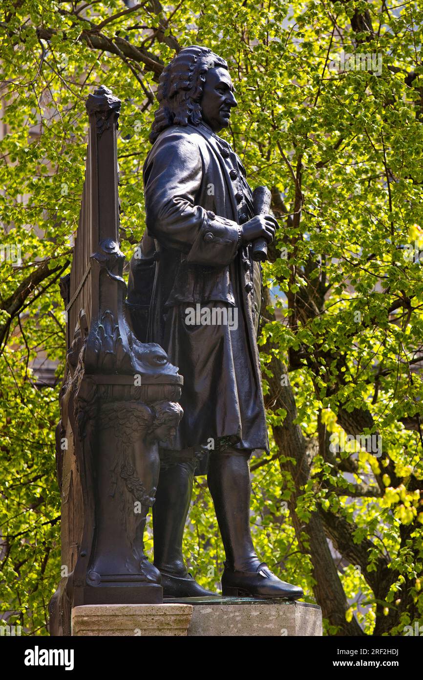 Statue of Johann Sebastian Bach at Thomaskirchhof, Germany, Saxony ...