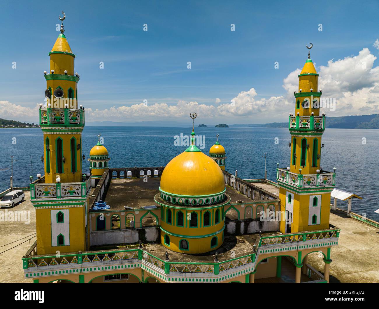 The mosque and lake in Lanao del Sur. Lake Lanao. Mindanao, Philippines ...