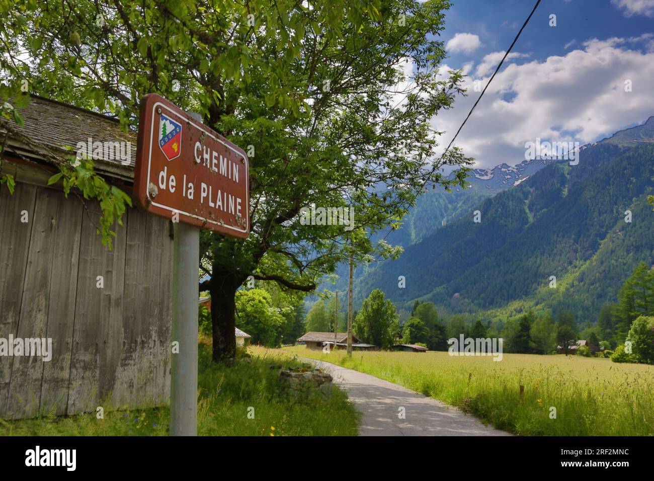 Chemin de la plaine hi-res stock photography and images - Alamy