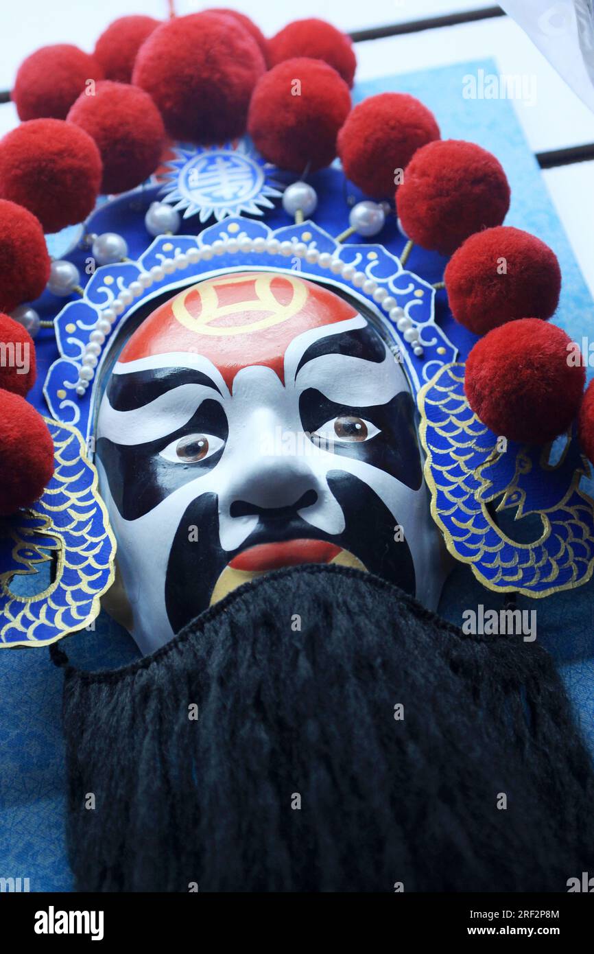 Chinese opera masks hi-res stock photography and images - Alamy