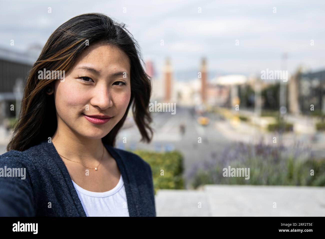 Lady staring hi-res stock photography and images - Alamy