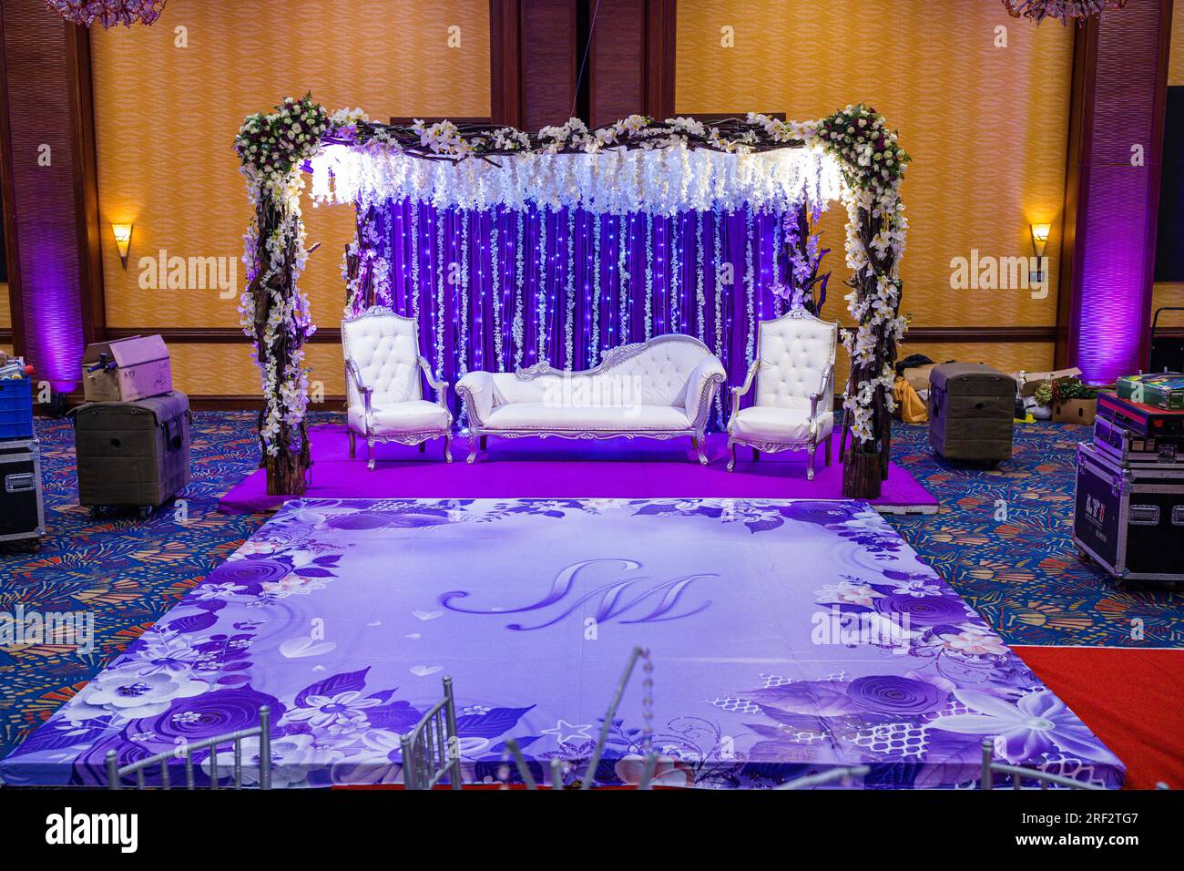 Marriage reception stage decorations hi-res stock photography and ...