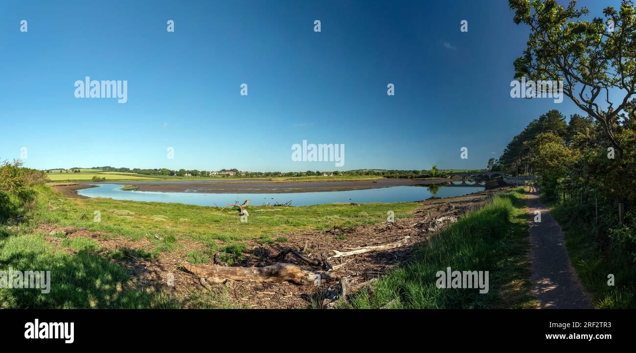 The Duchess's Bridge over the River Aln at Alnmouth, Northumberland, UK ...
