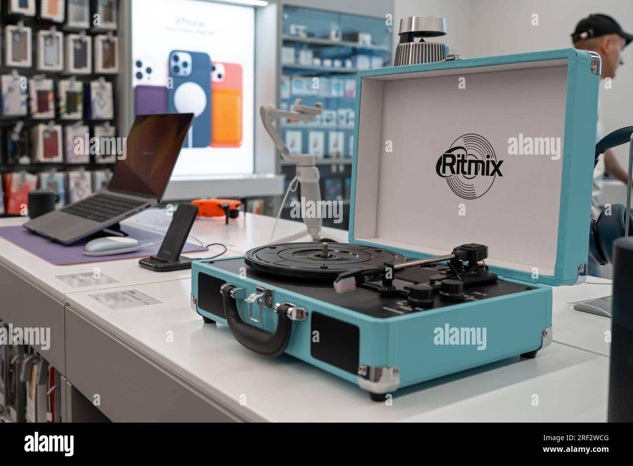 Technics record player hi-res stock photography and images - Alamy