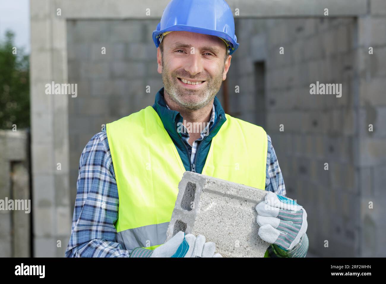 Smiling workman hi-res stock photography and images - Alamy