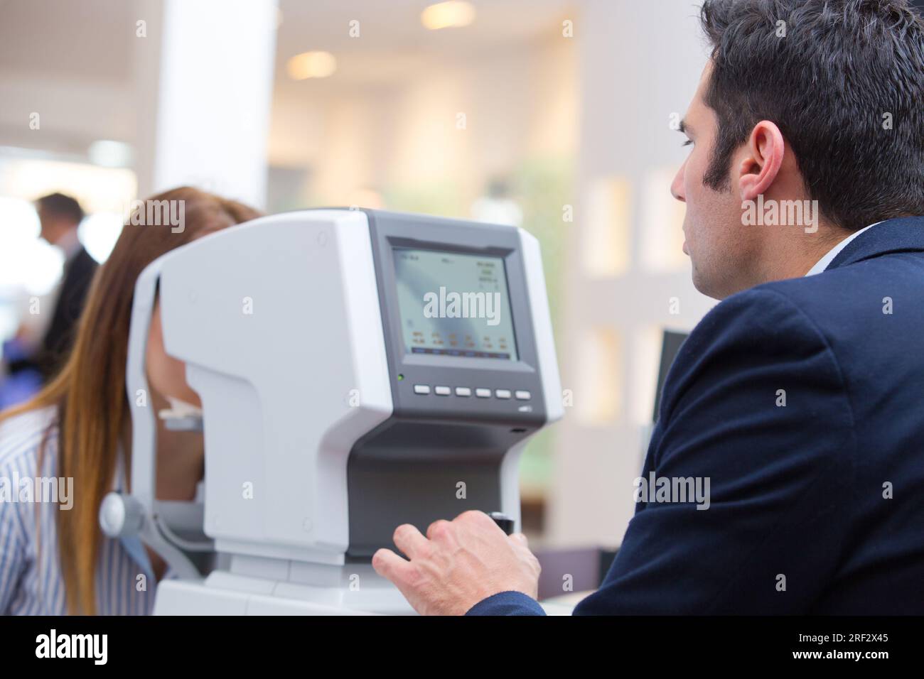Eye test chart machine hi-res stock photography and images - Alamy