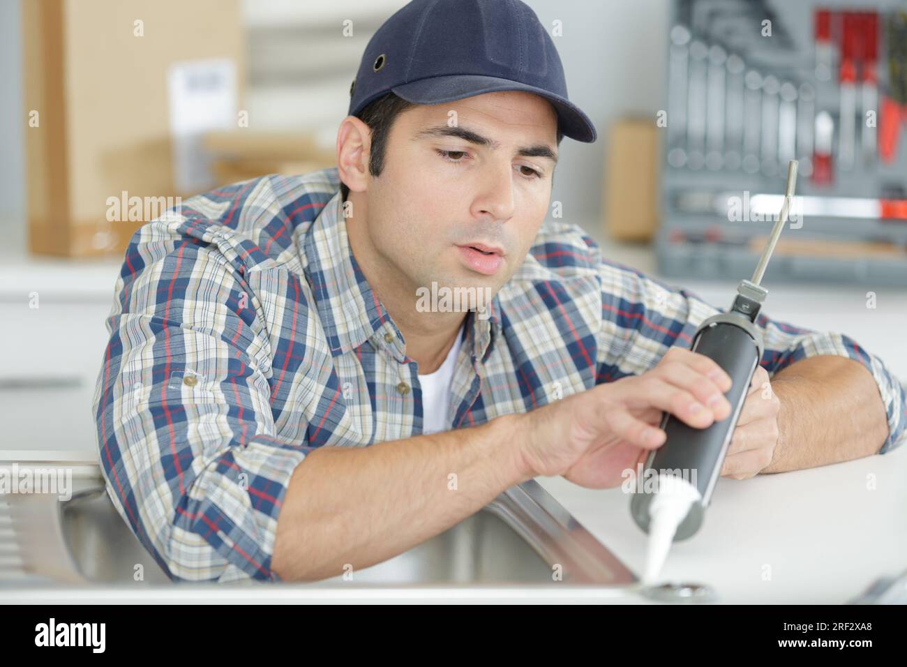 Kitchen and bathroom sealant hi-res stock photography and images - Alamy