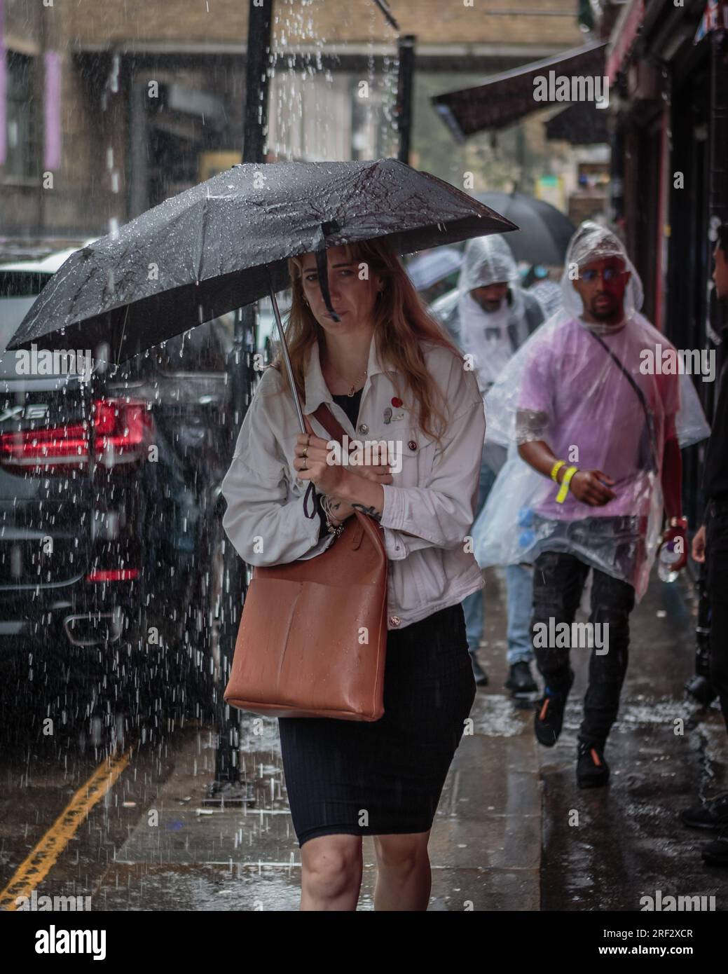 London rain miserable hi-res stock photography and images - Alamy