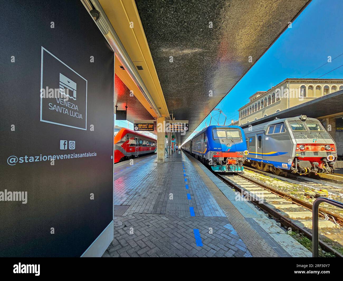 At the platform of Santa Lucia train station in Venice Stock Photo - Alamy