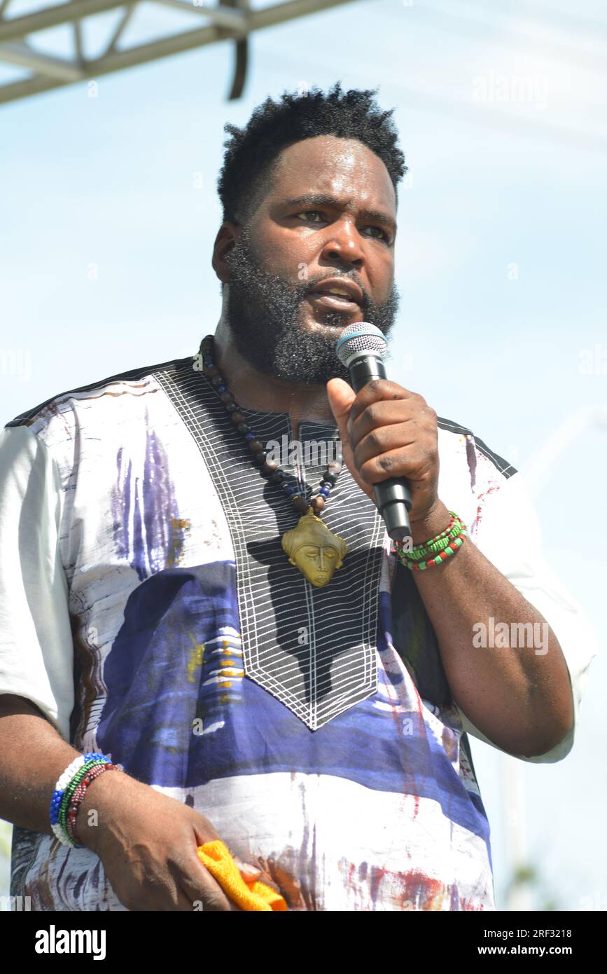 Dr umar johnson hi-res stock photography and images - Alamy