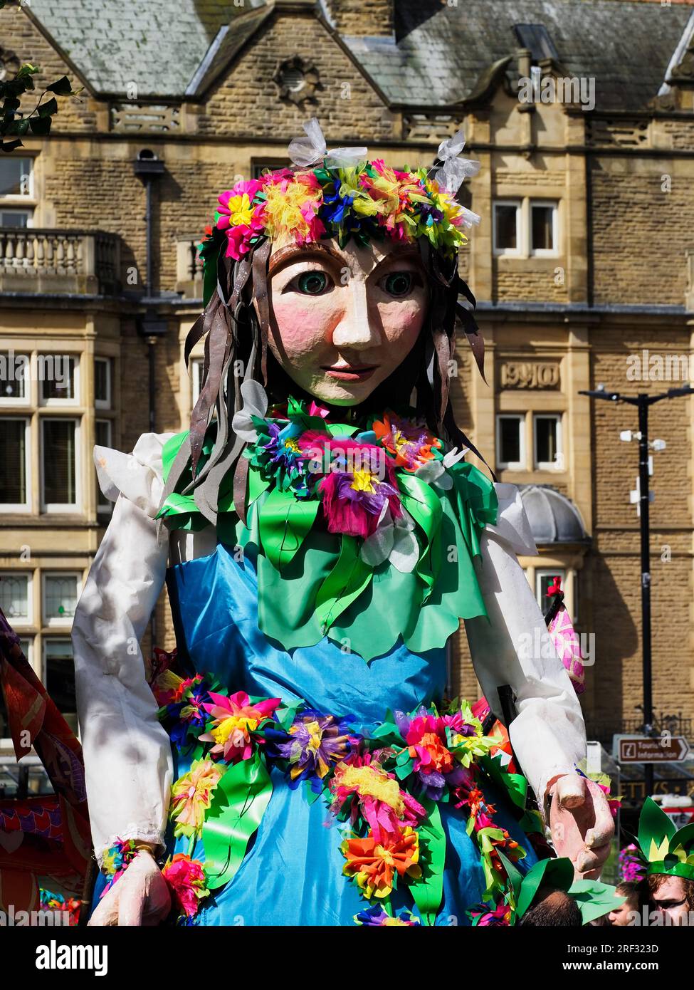 Harrogate, North Yorkshire, England 30 July 2023 Large female puppet in ...