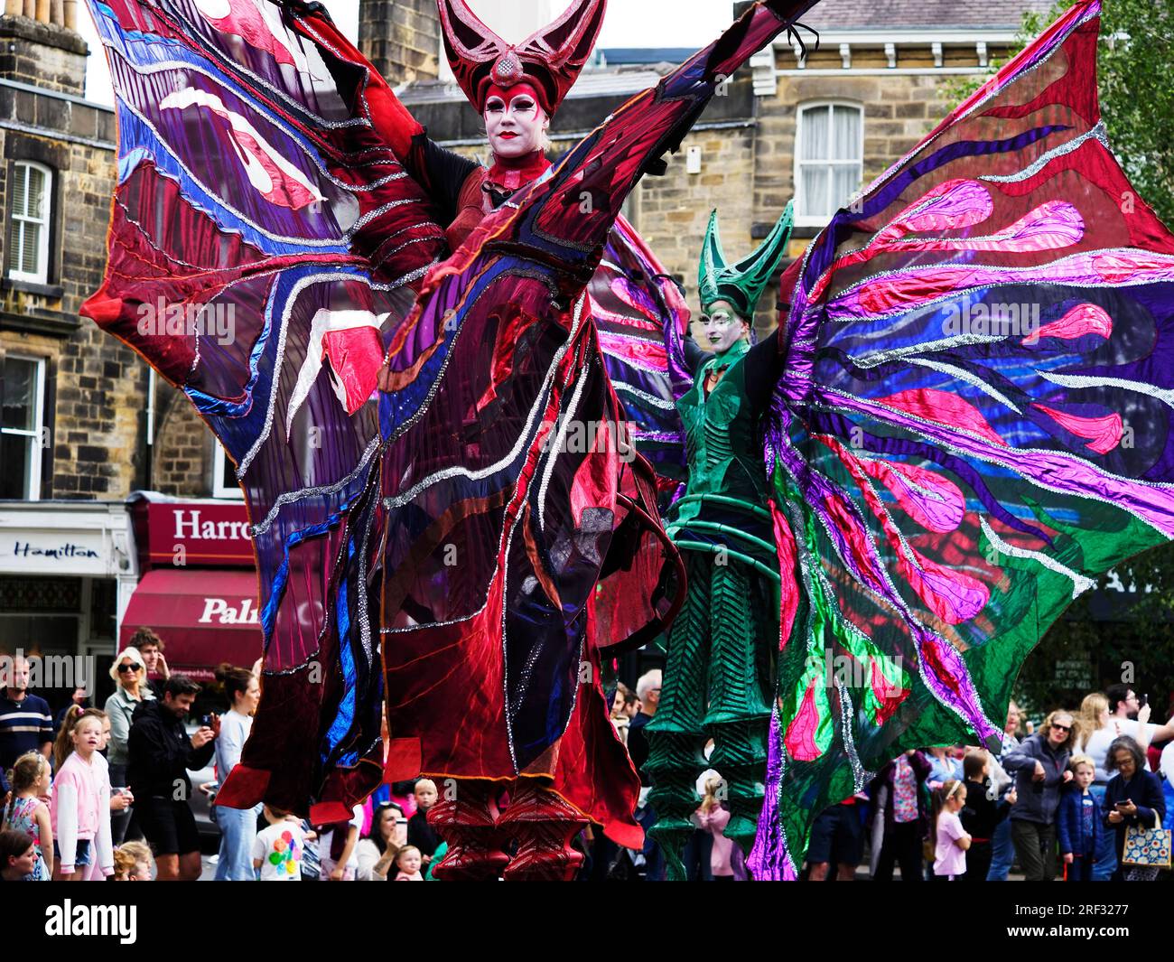Harrogate, North Yorkshire, England 30 July 2023 Stiltwalkers in the ...