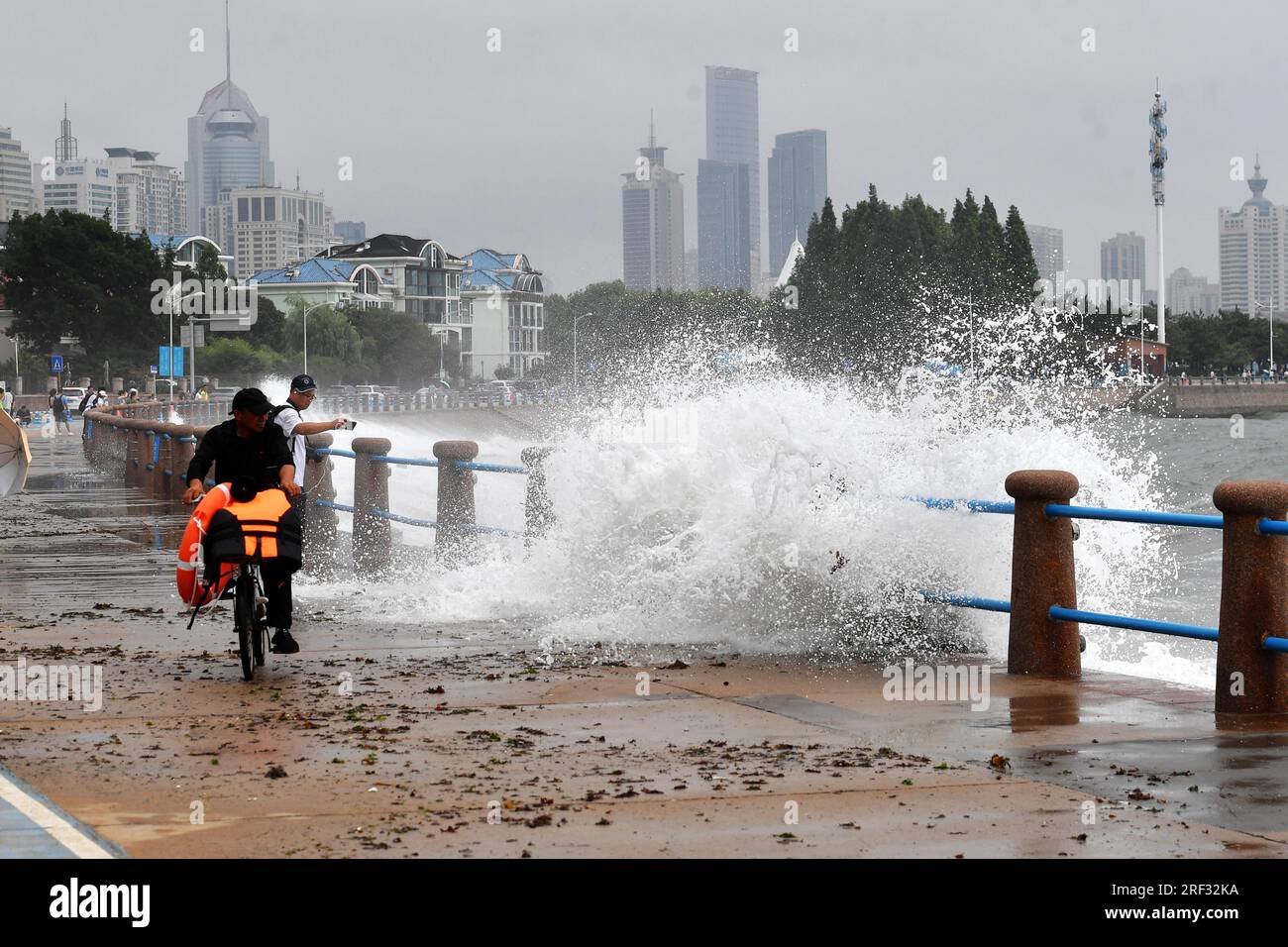 Qingdao City, China. July 29, 2023. Affected by the typhoon Doksuri ...