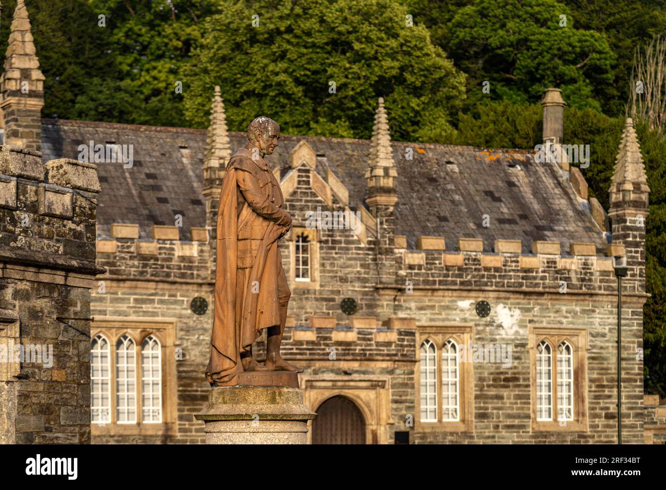 Statue von Francis, Herzog von Bedford vor dem Rathaus – Town Hall in ...