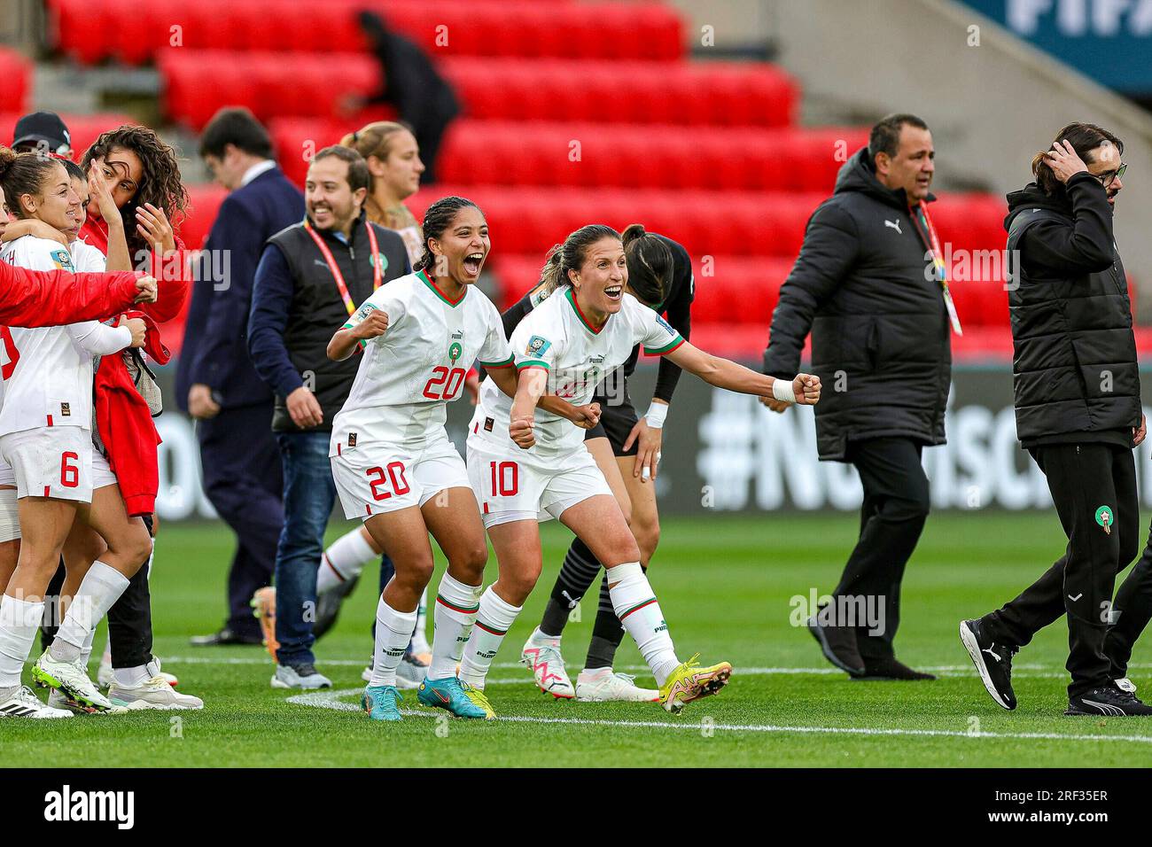 Women najat hi-res stock photography and images - Alamy