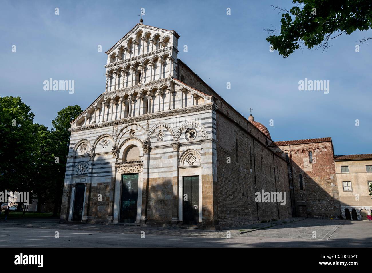 Pisan architecture hi-res stock photography and images - Alamy