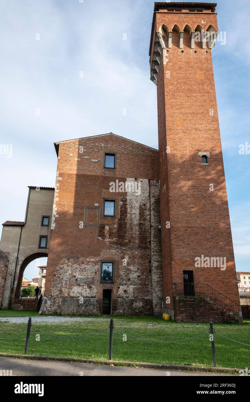 Guelph tower pisa hi-res stock photography and images - Alamy