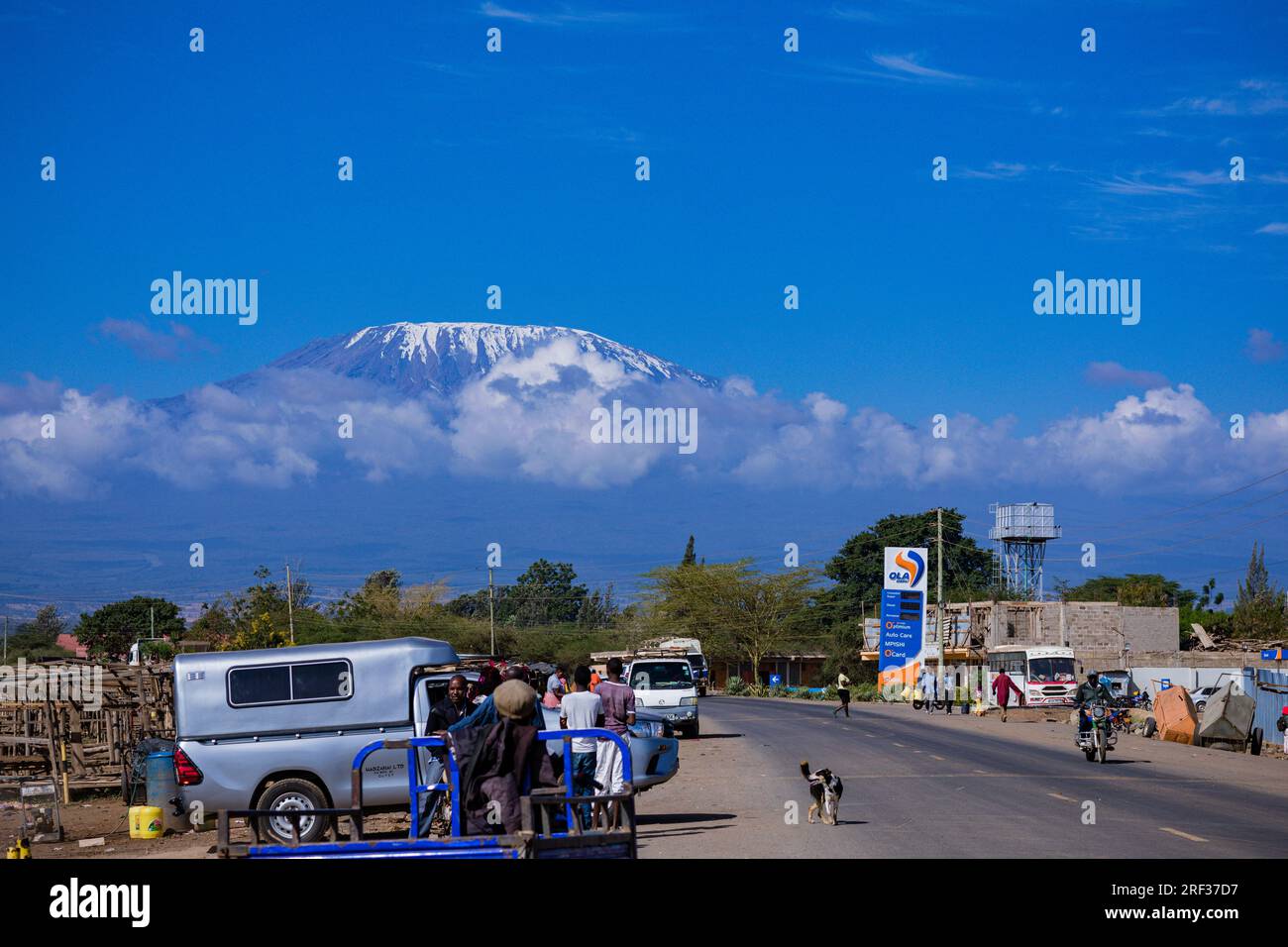Mount Kilimanjaro Dormant Volcano In the United Republic Of Tanzania ...