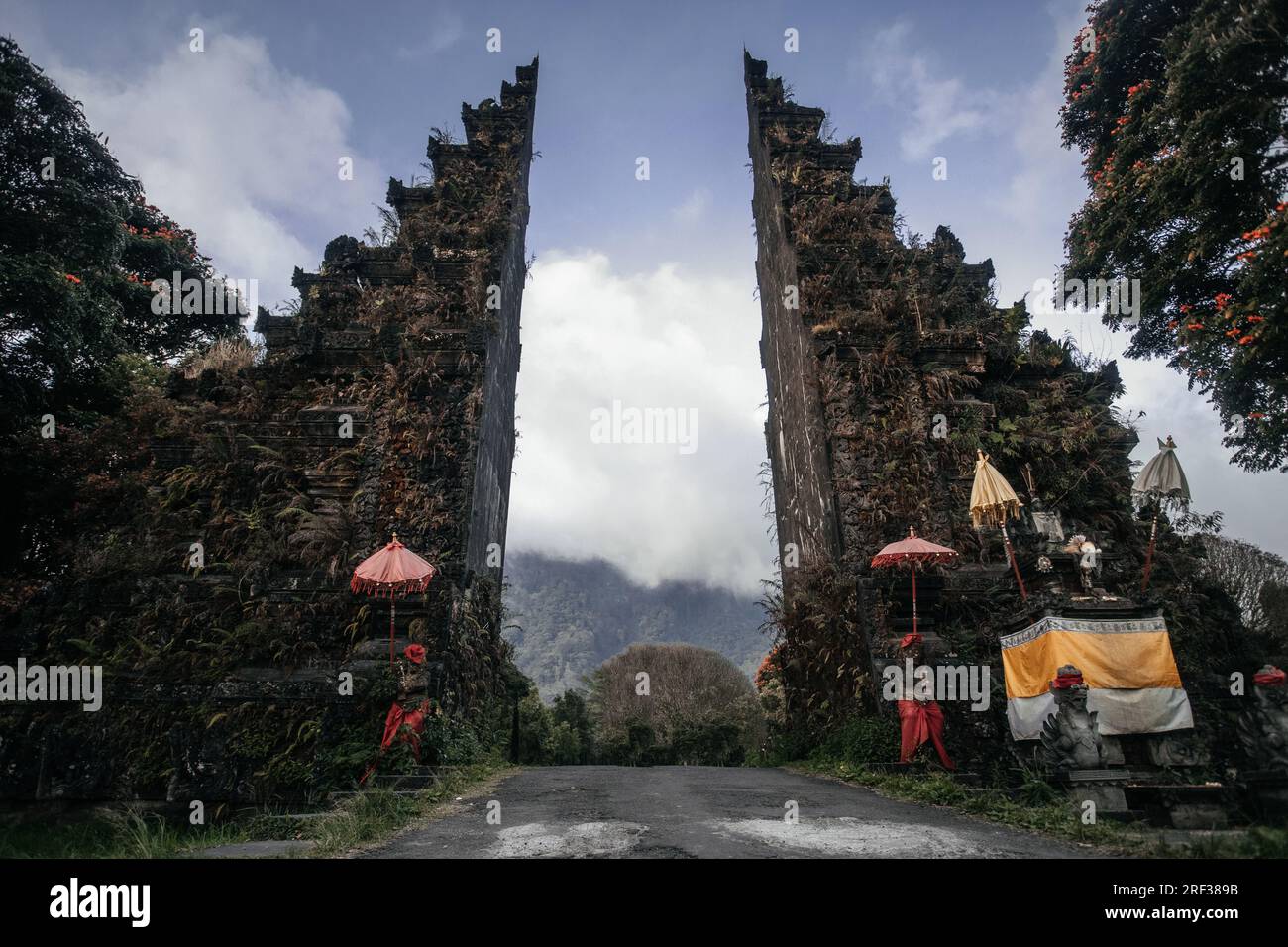 Remarkable temples hi-res stock photography and images - Alamy