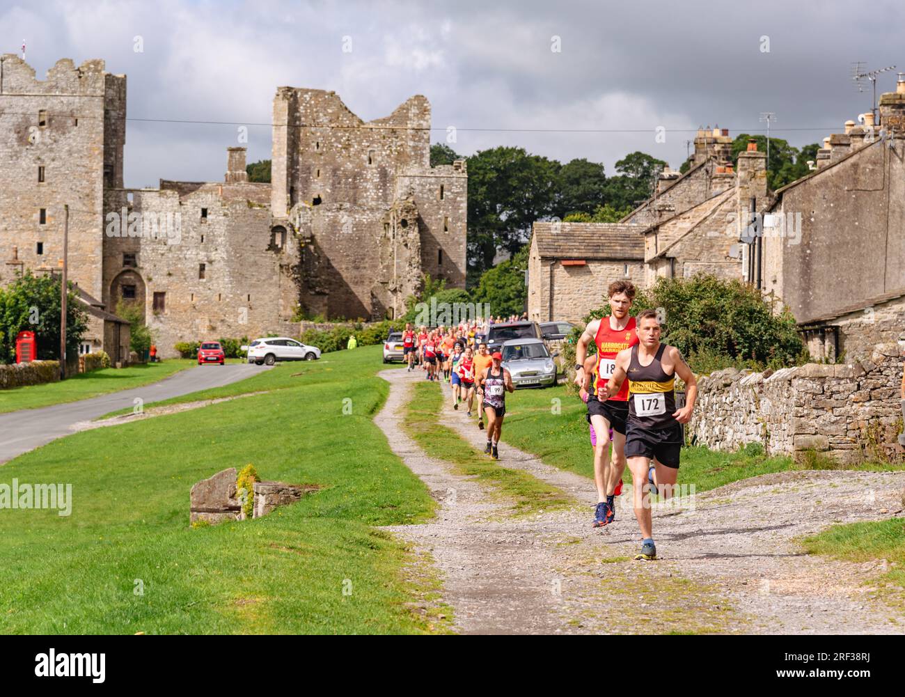 Fell runners hi-res stock photography and images - Alamy