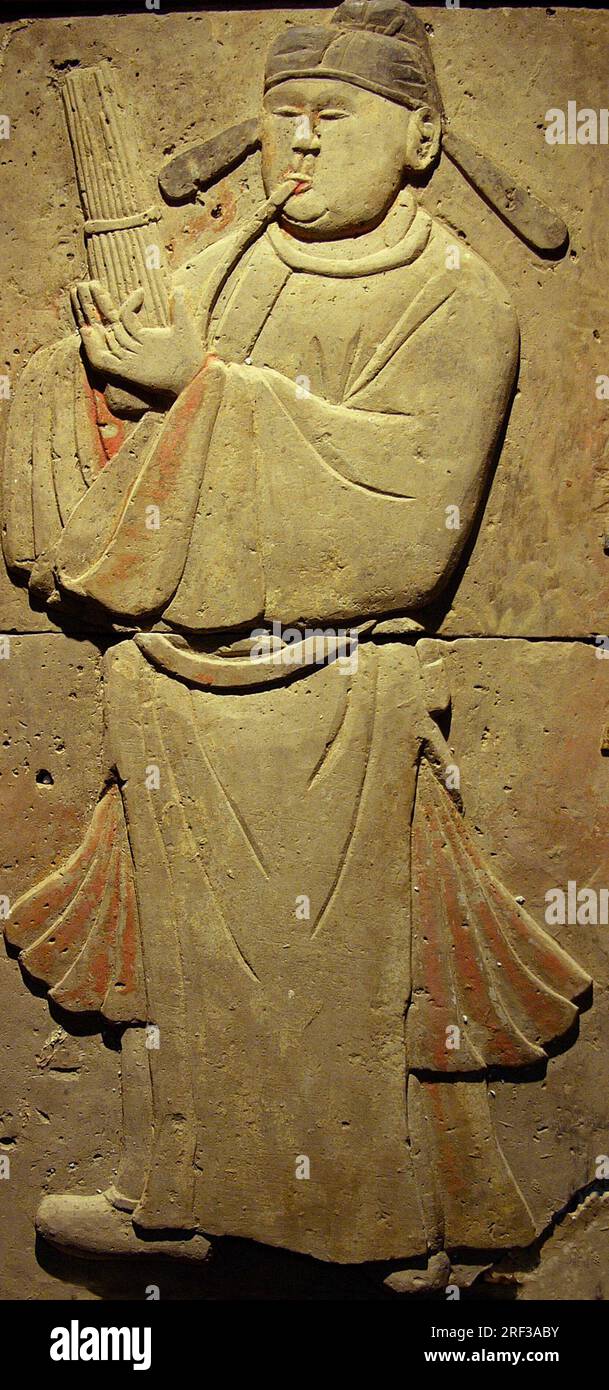 Stele en terre cuite avec musicien, dynastie Tang (618-907), decouverte ...