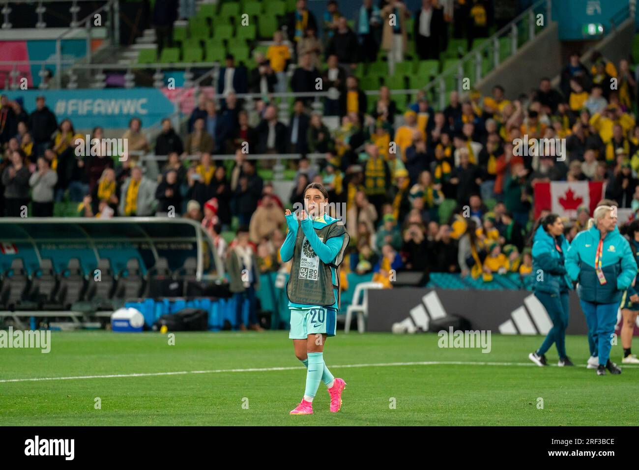 Melbourne cup crowd hi-res stock photography and images - Alamy