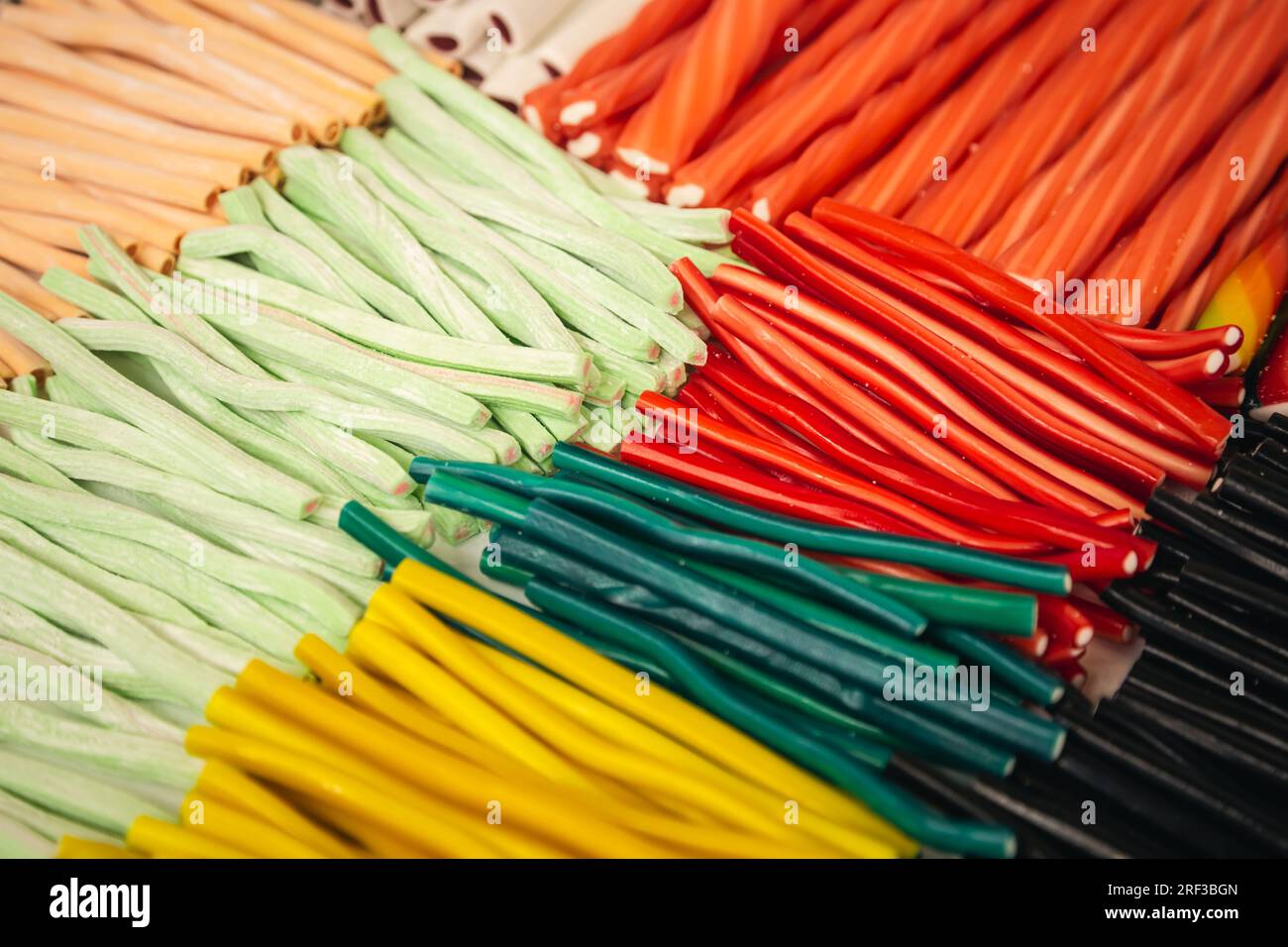 Vibrant colors on snake hi-res stock photography and images - Alamy