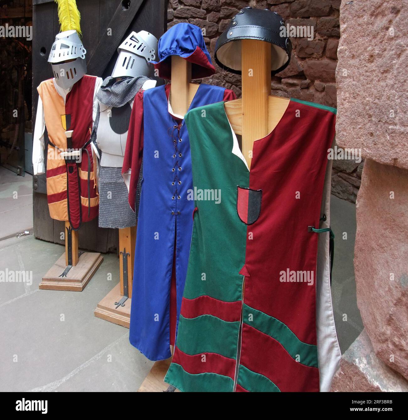 Tunics uniform hi-res stock photography and images - Alamy