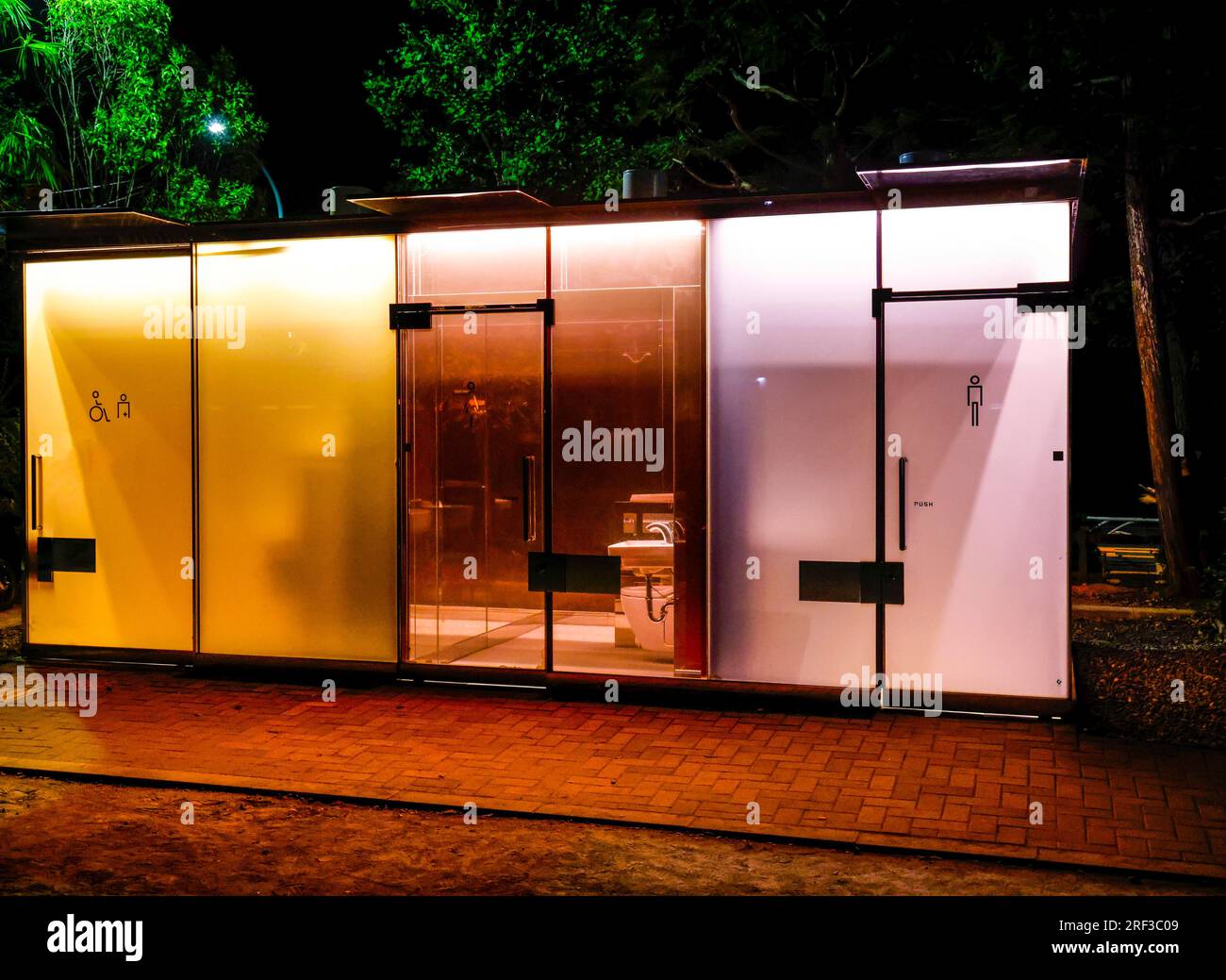 PUBLIC TOILET, EXTERIOR GLASS TURNS OPAQUE WHEN LOCKED IN TOKYO Stock ...