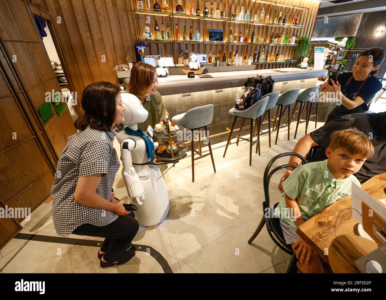 Children avatar hi-res stock photography and images - Alamy