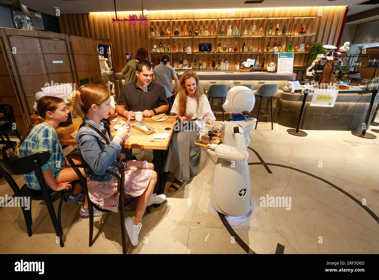 Tokyo robot cafe hi-res stock photography and images - Alamy