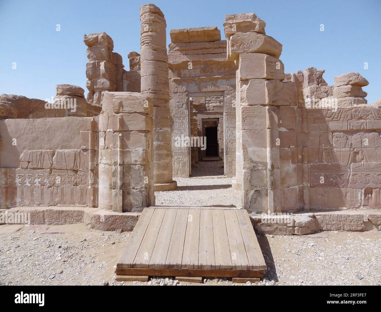 Deir el-Hagar Temple in Egypt Stock Photo - Alamy