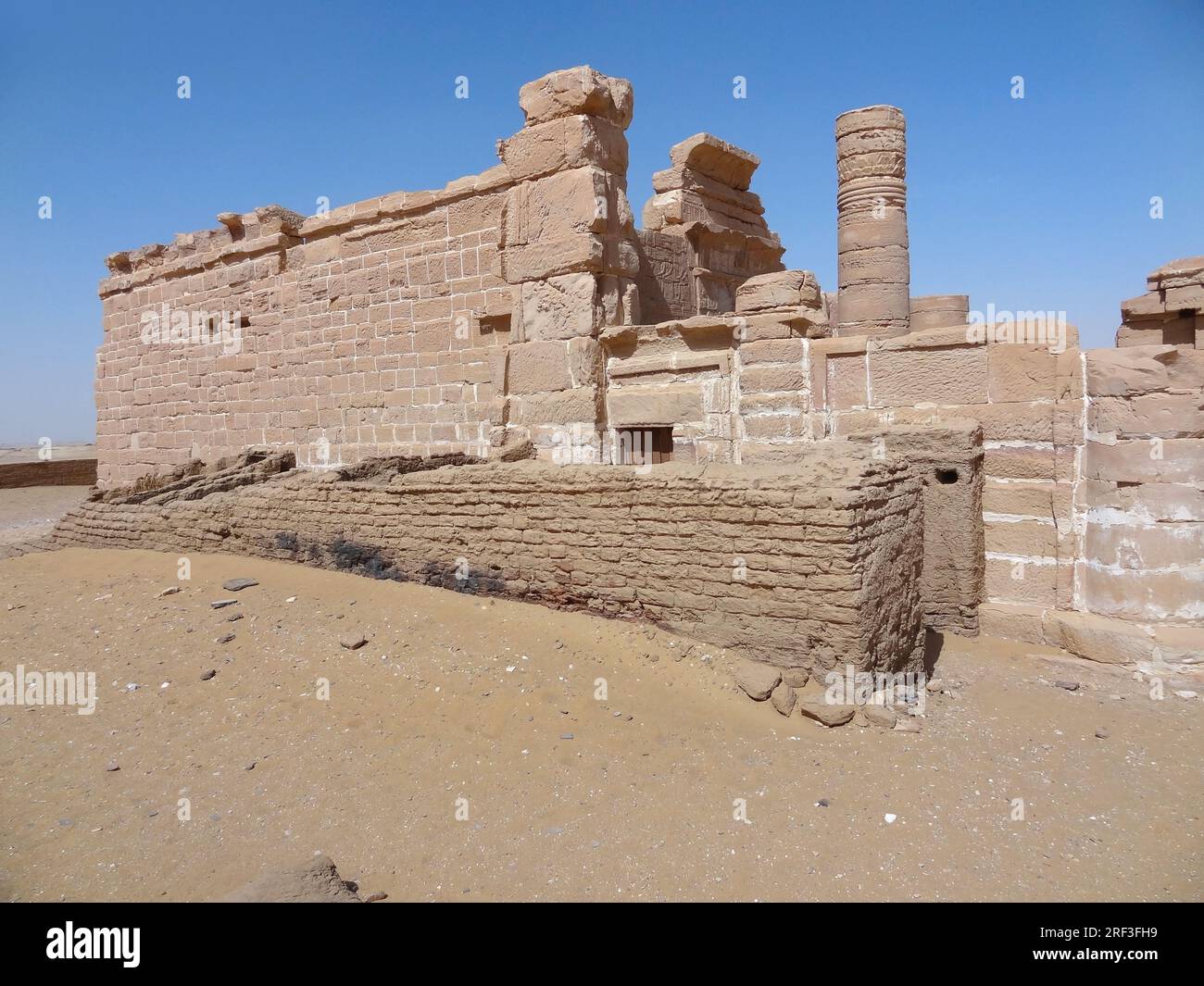 Deir el-Hagar Temple in Egypt Stock Photo - Alamy
