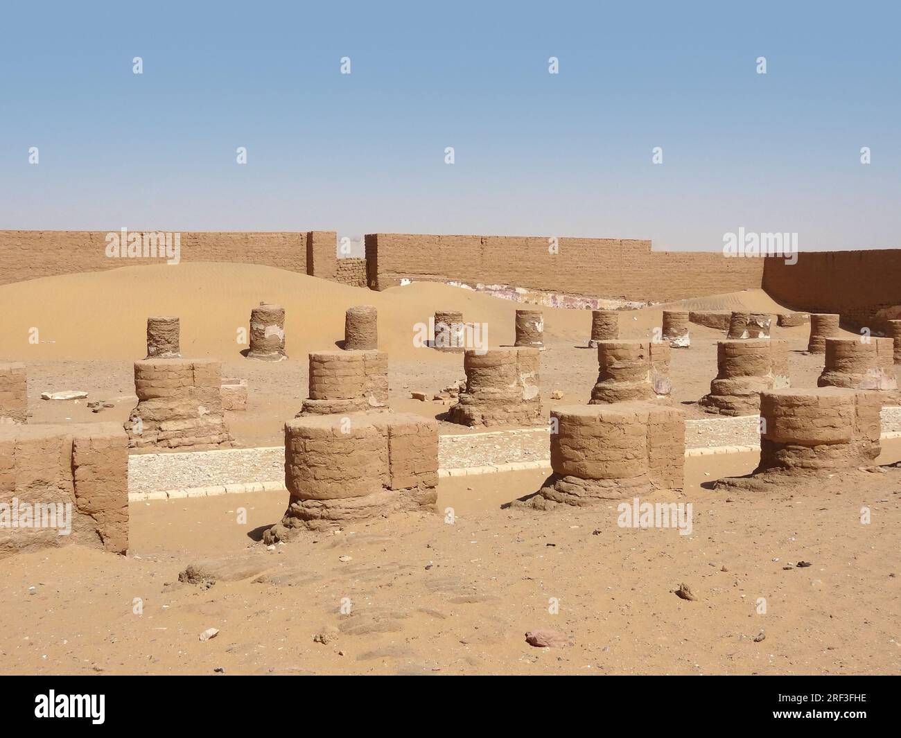 Deir el-Hagar Temple in Egypt Stock Photo - Alamy