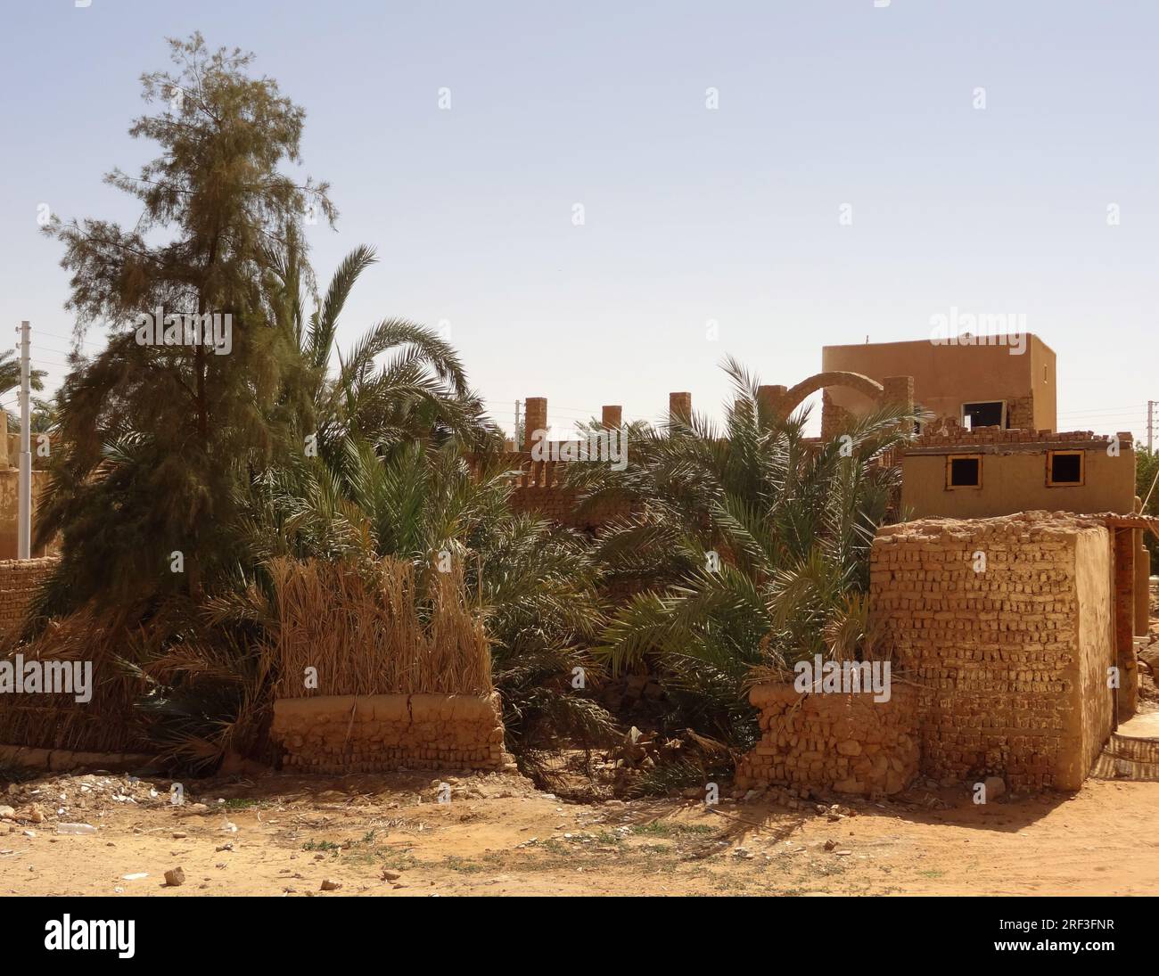 old town scenery of Al-Qasr, a village in the Dakhla Oasis in Egypt ...