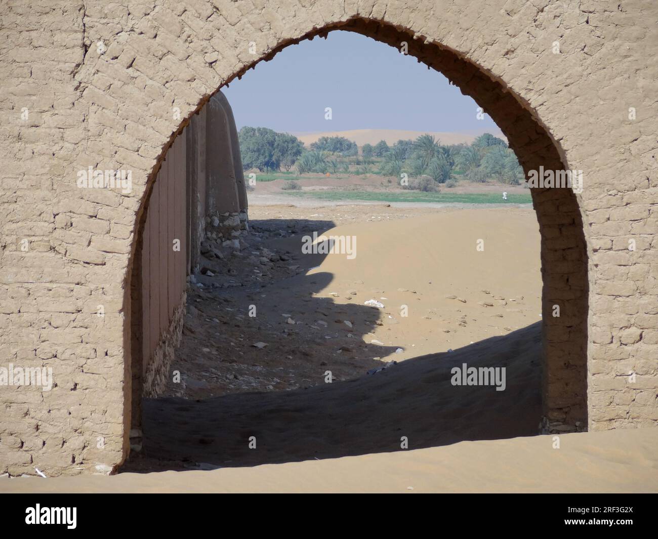 Illuminated arch passage hi-res stock photography and images - Alamy