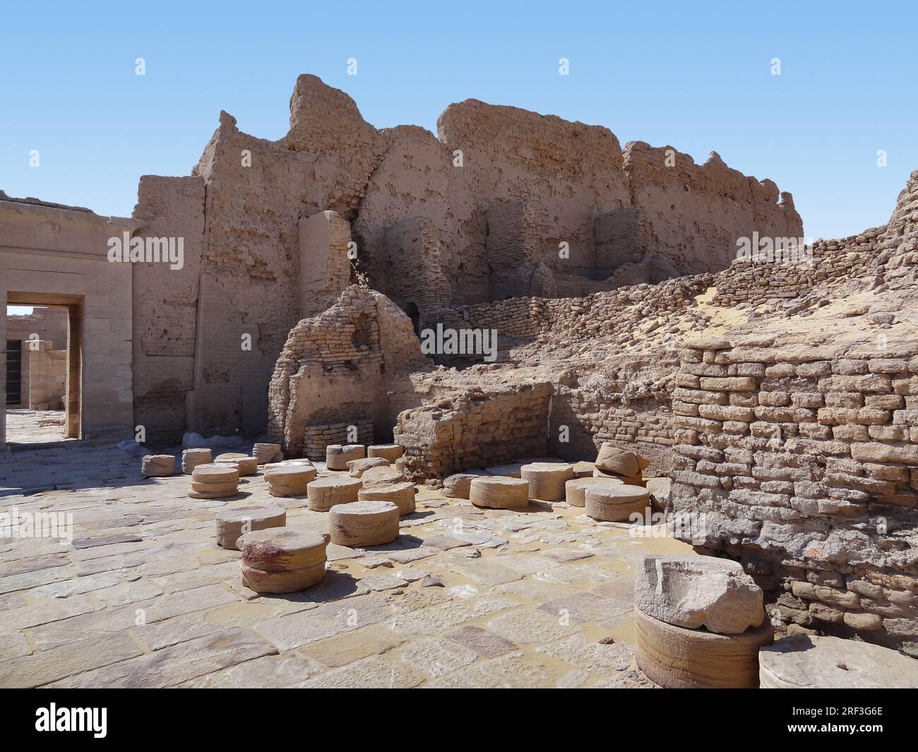 ruins at Qasr Dusch, a archaeological site in Kharga Oasis in Egypt ...