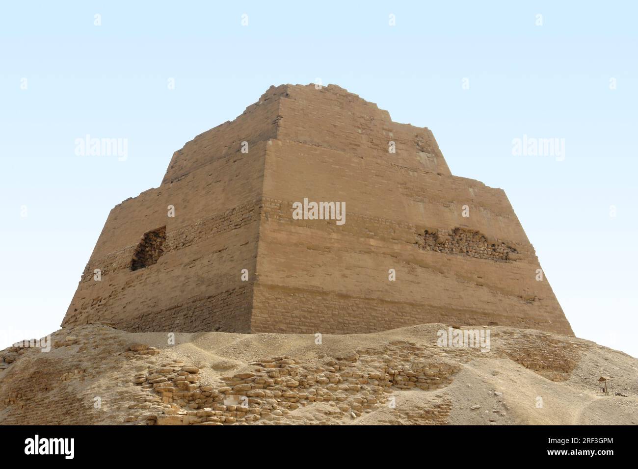 Meidum pyramid hi-res stock photography and images - Alamy