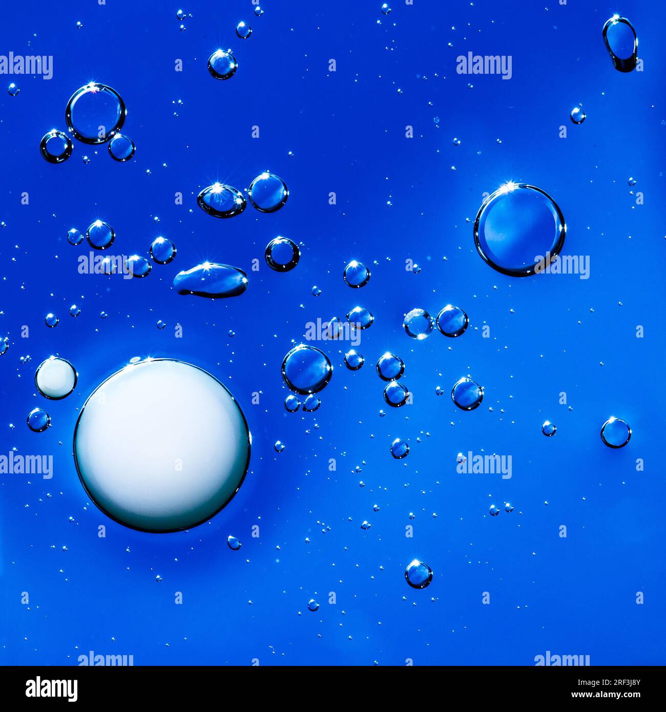 Oil blobs hi-res stock photography and images - Alamy