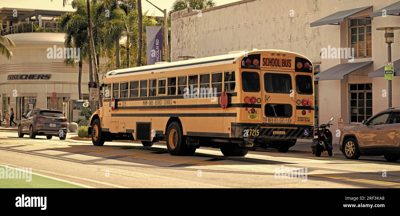 School bus los angeles hi-res stock photography and images - Alamy