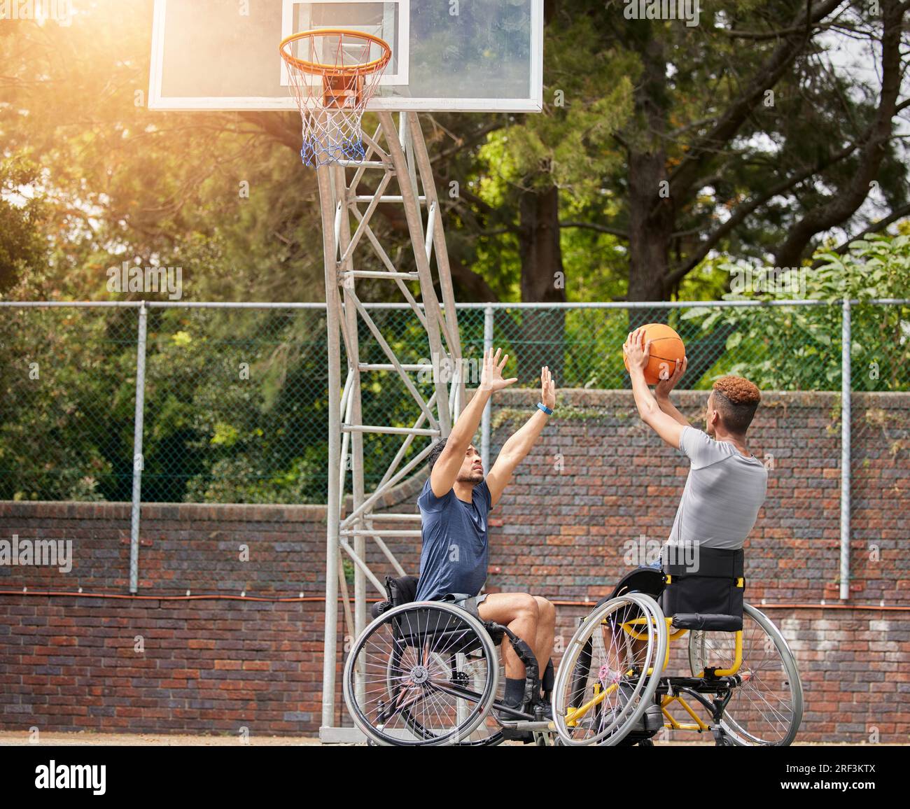 Wheelchair basketball player shooting hi-res stock photography and ...