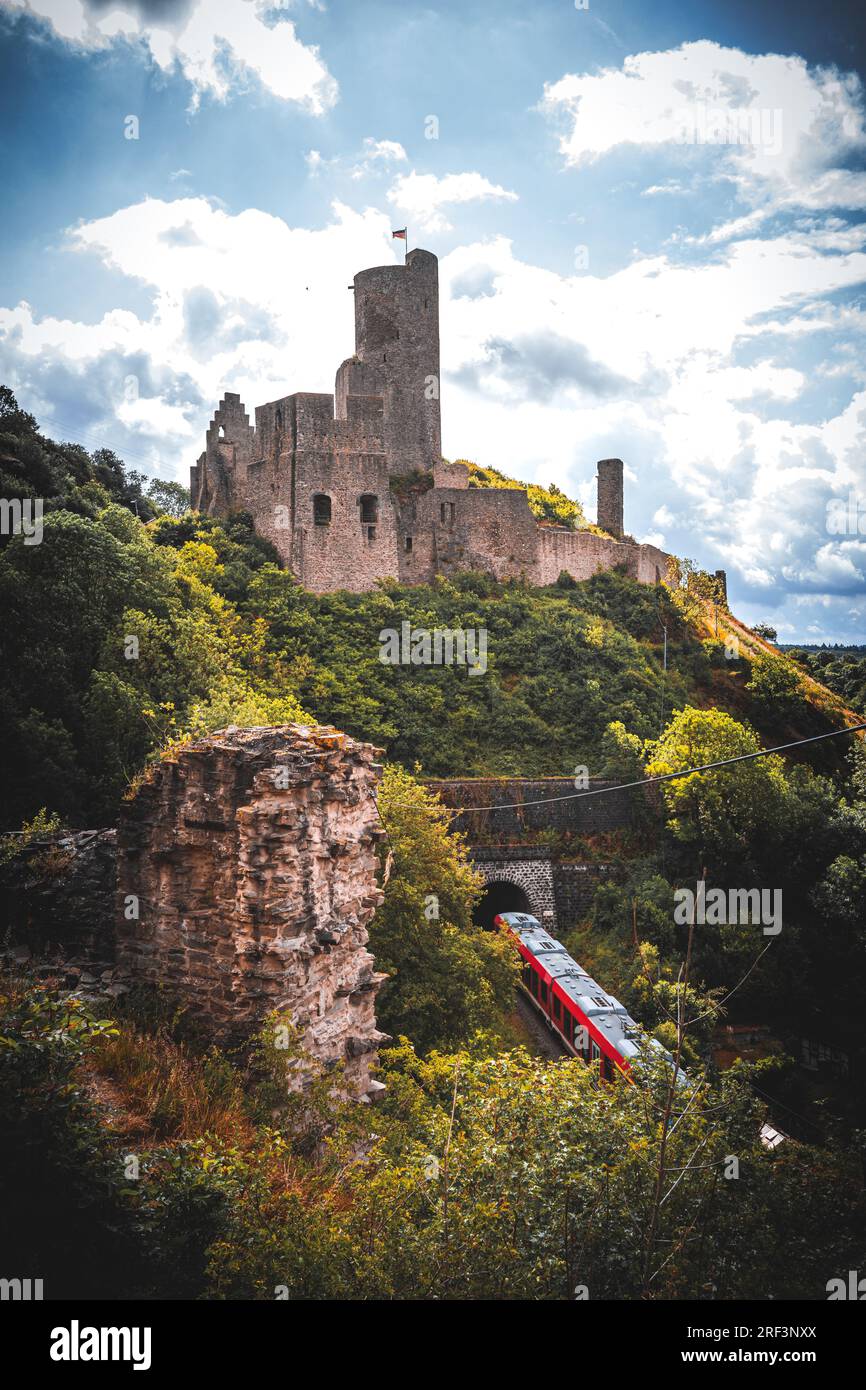 Castles in rhineland palatinate hi-res stock photography and images - Alamy