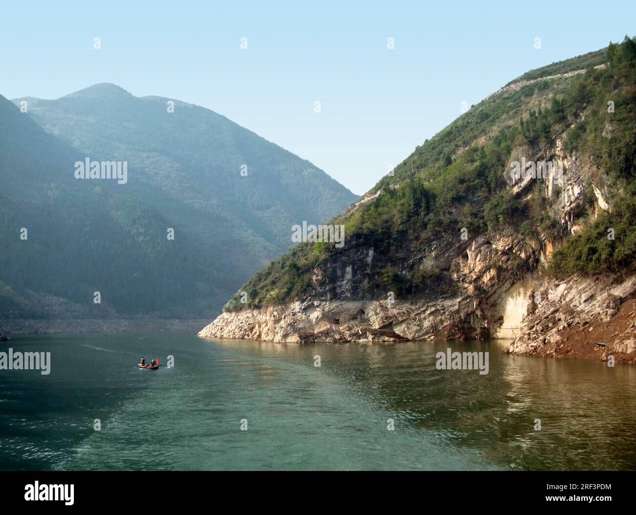Shennong river boat hi-res stock photography and images - Alamy
