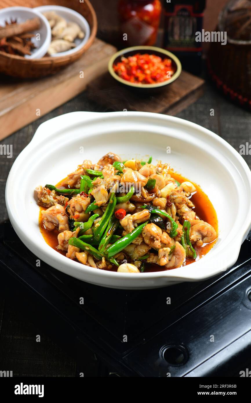 Frog with Pickled Pepper, bullfrog in sour soup，Sautéed Bullfrog with ...
