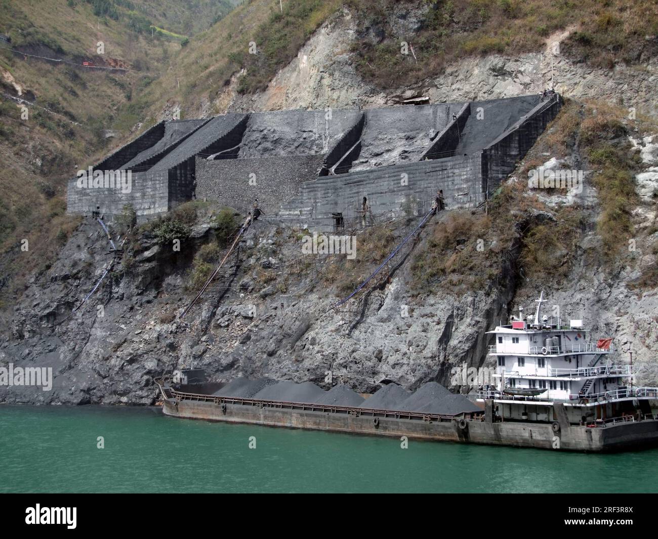 chinese cargo ship and gravel distribution at yangtze river Stock Photo ...