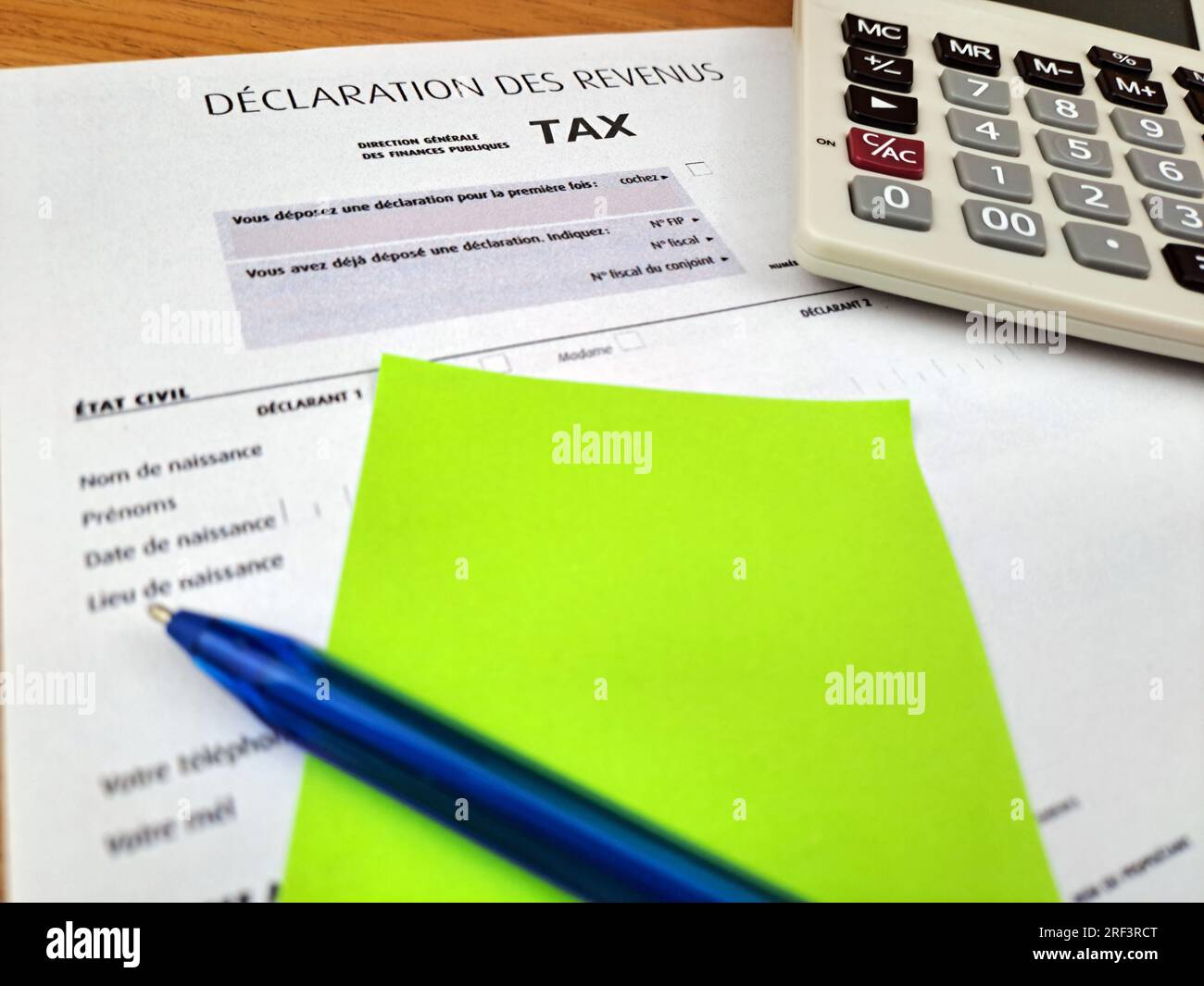 Tax France income form, filing taxes natural persons Stock Photo - Alamy
