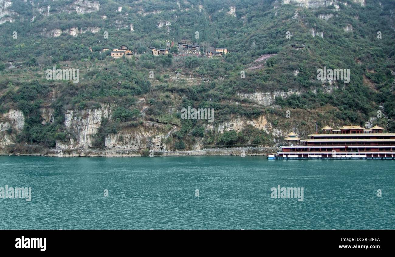 Waterside culture hi-res stock photography and images - Alamy